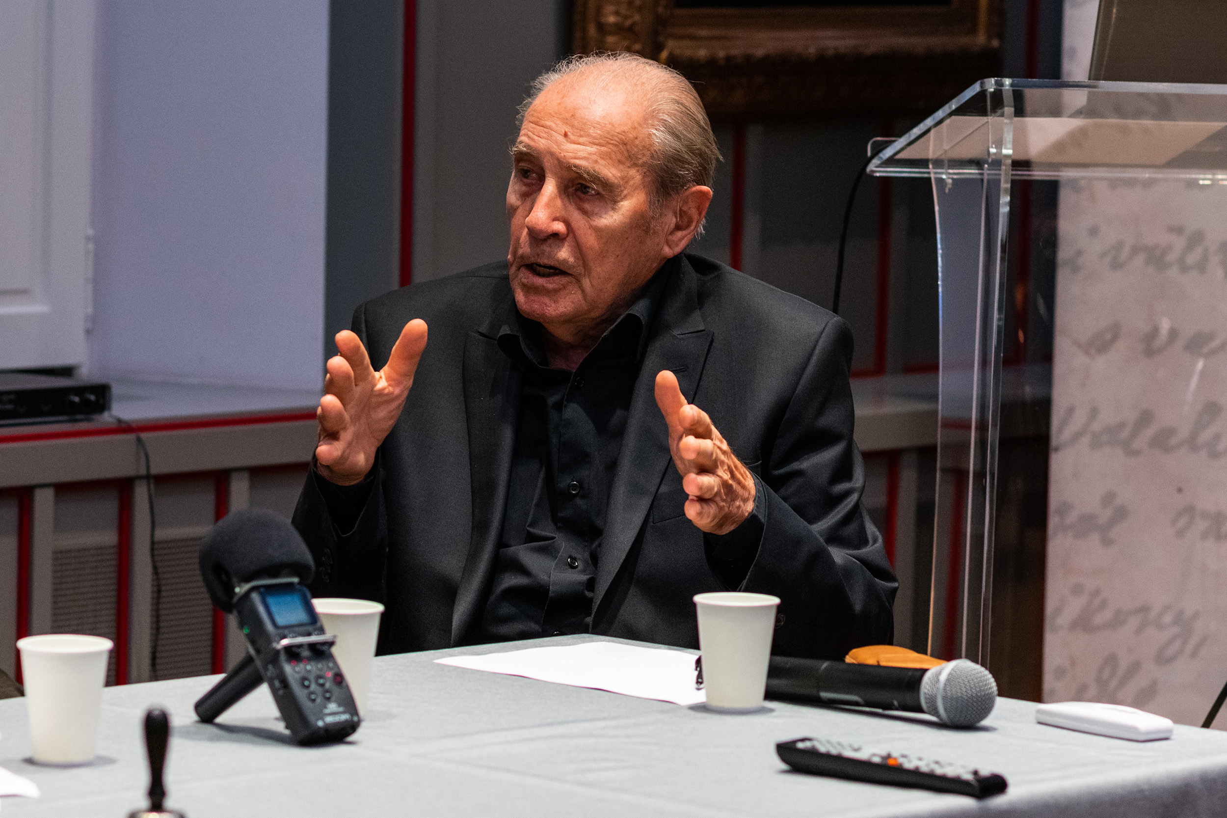 Papp Attila Zsolt | Az igazi Petőfi a teljes Petőfi – Interjú Dávid Gyula irodalomtörténésszel ...